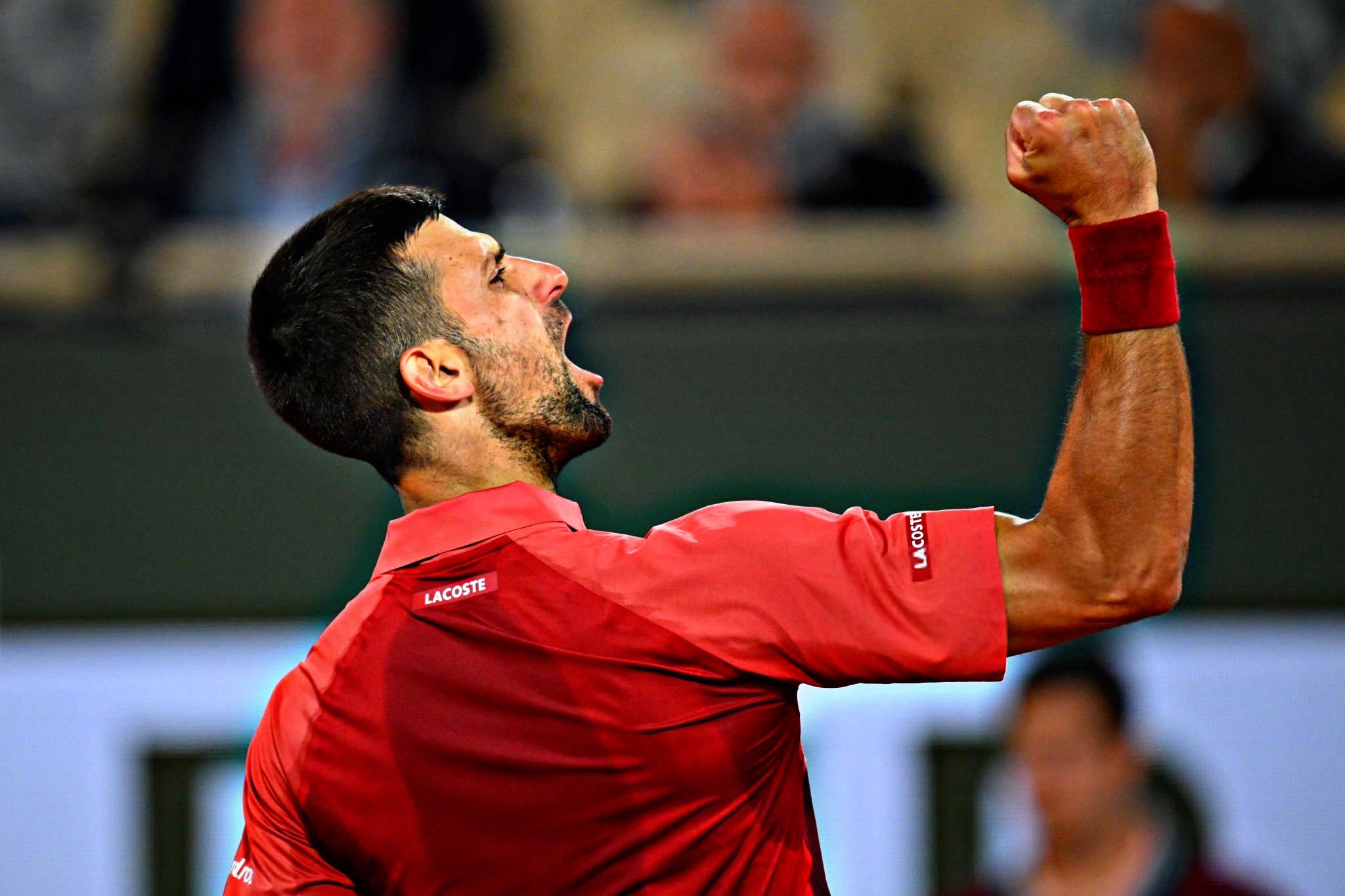 Novak Djokovic begins his bid for a 25th Grand Slam title with victory in Paris - Six Sports Network