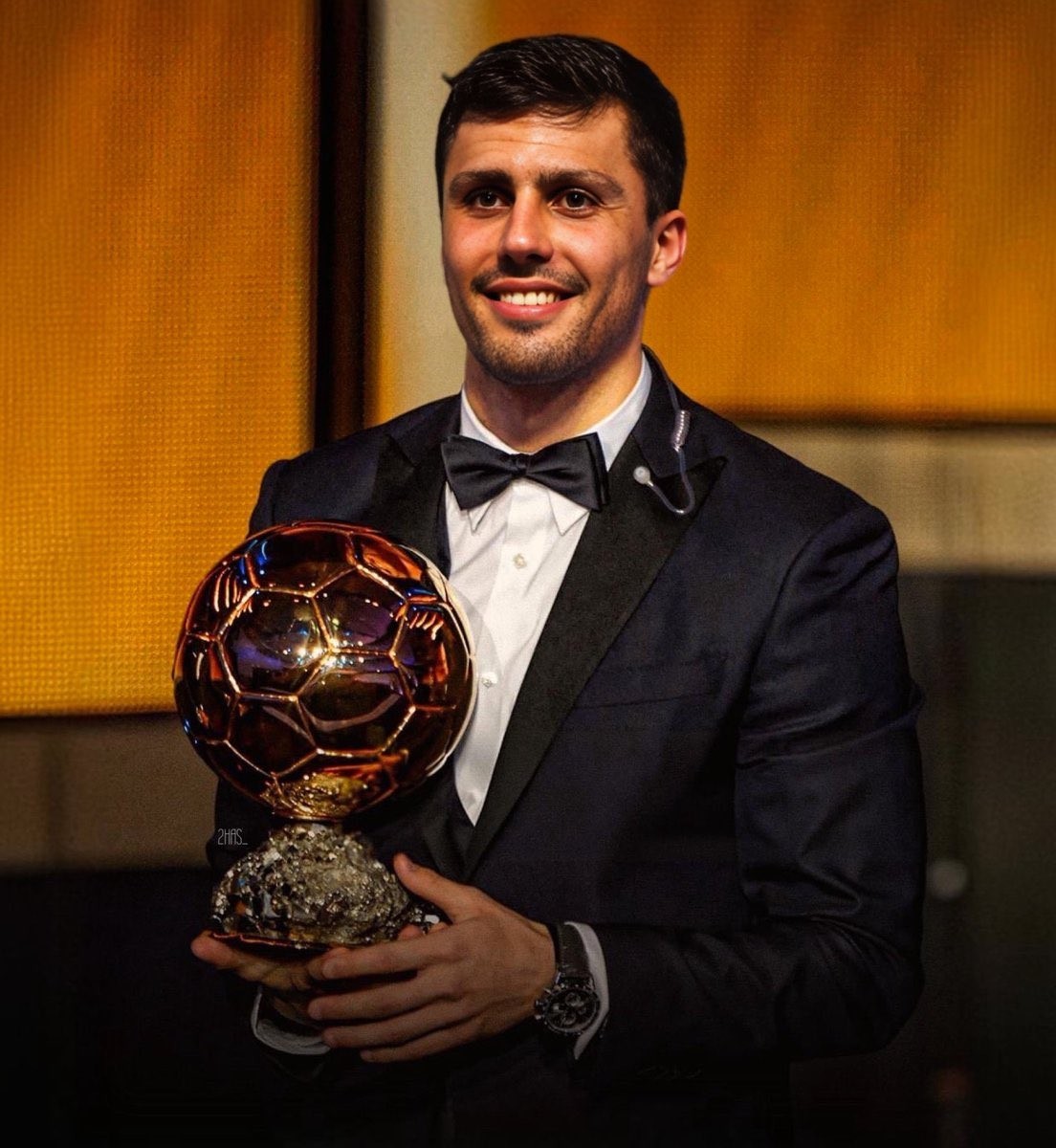 Rodri wins the 2024 Ballon d'Or - Six Sports Network